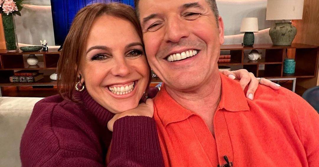 JOÃO BAIÃO DECLARA-SE A TÂNIA RIBAS DE OLIVEIRA EM DIA ESPECIAL (VÍDEO)